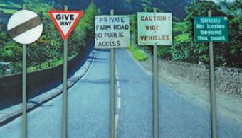 Ancorton OO-AS1 Assorted Road Signs Modern OO Gauge - In-Gauge Ltd