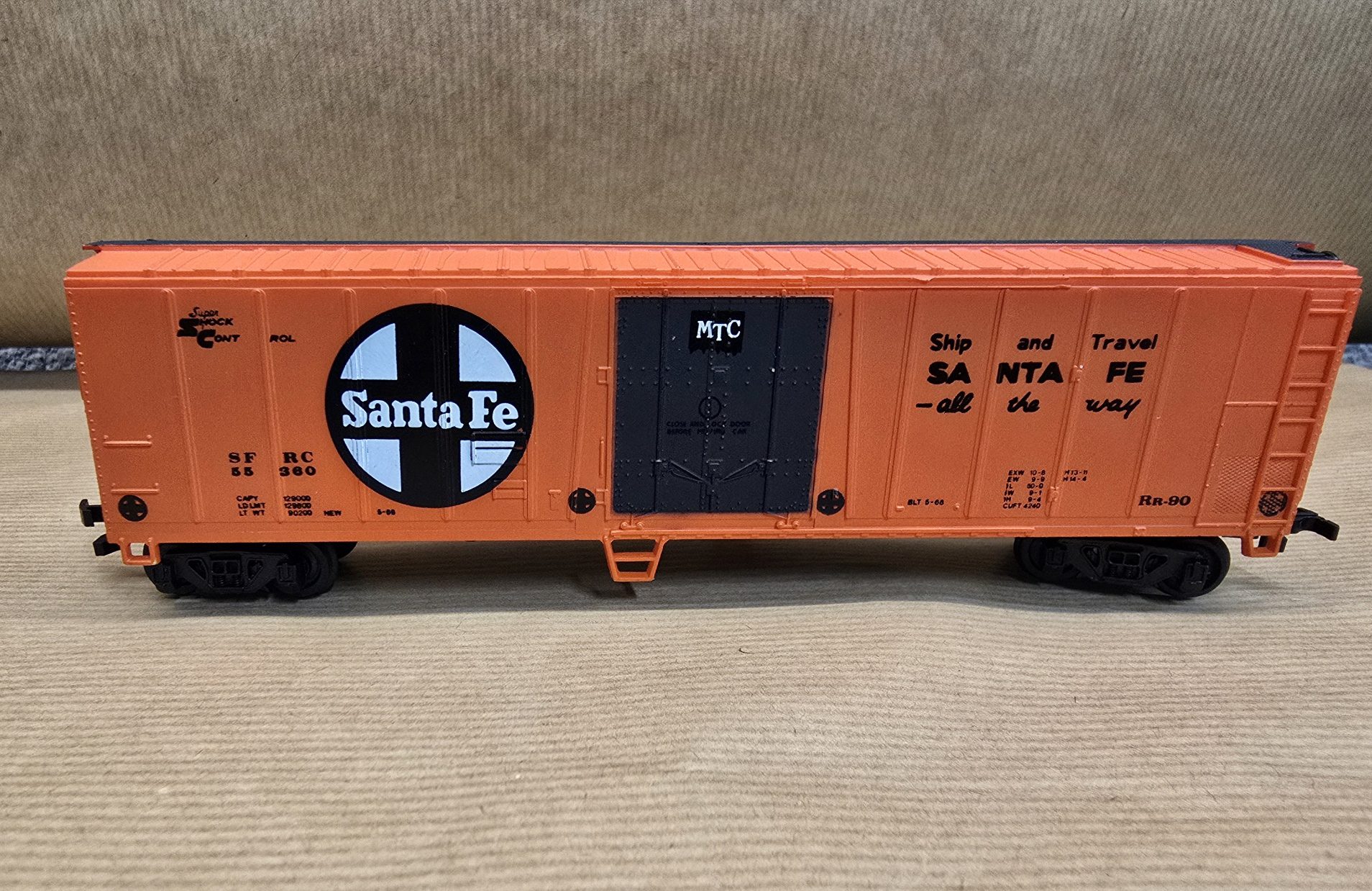 Grade I Bachmann #70900 51 foot Steel Reefer "Sante Fe" HO Gauge - In ...