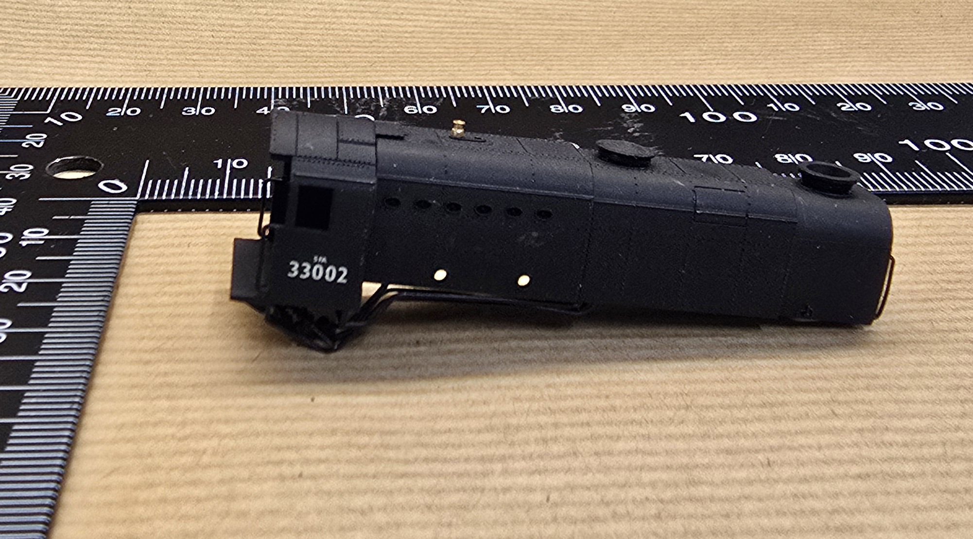 Grade III Q1 Bodyshell 33002 SR Black N Gauge - In-Gauge Ltd